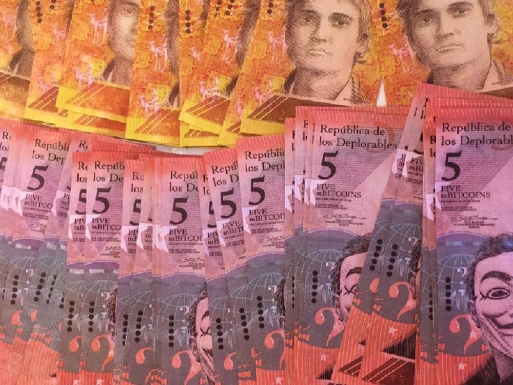 Tom Badley busca la inspiración artística entre billetes bancarios y ...