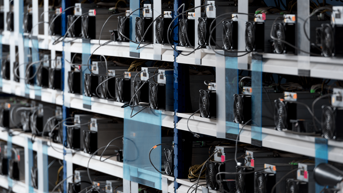 Máquinas mineras de Bitcoin nuevas y usadas están a la venta en este ...