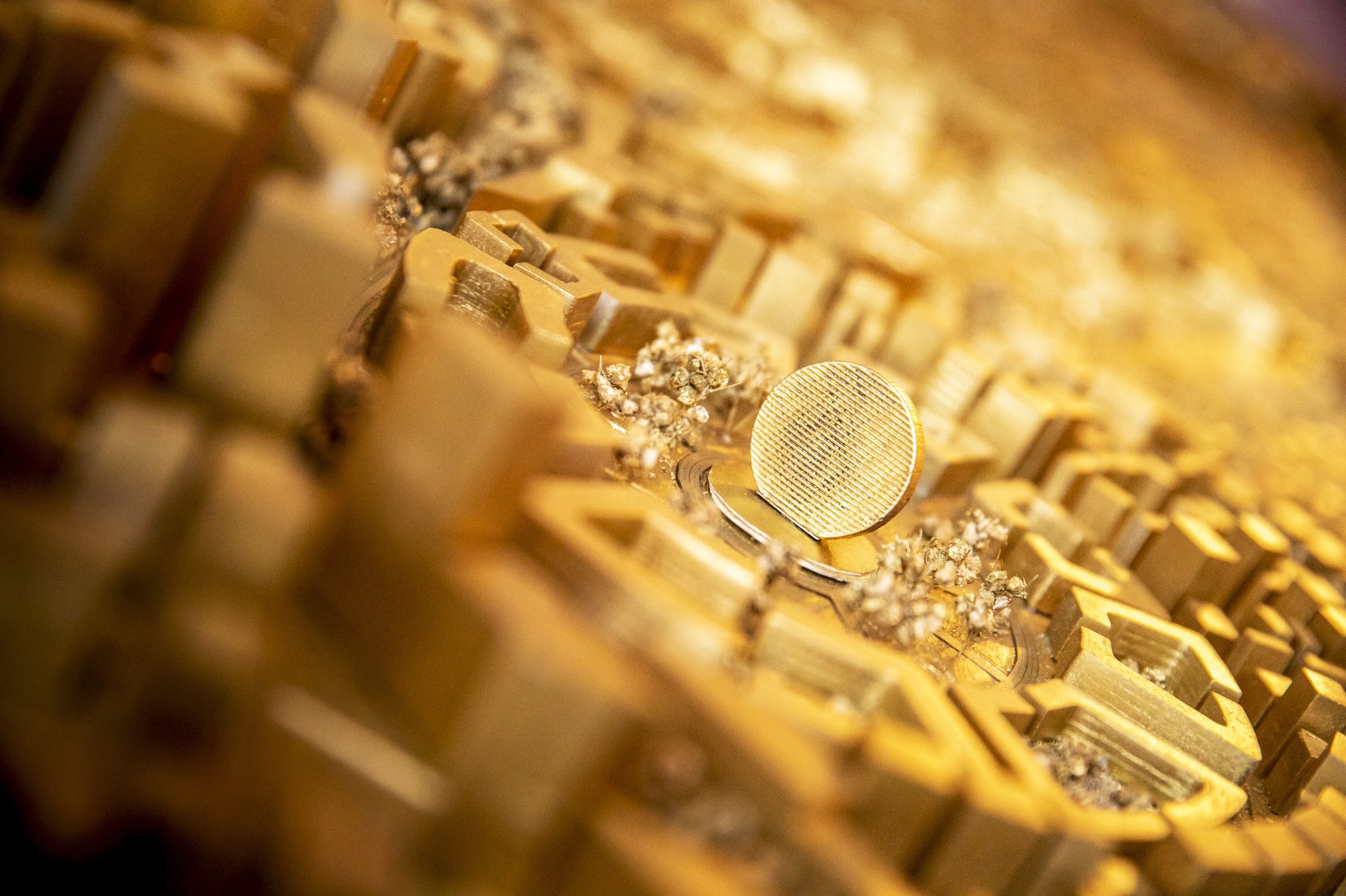 Bukele comparte primer modelo de la Bitcoin City y su aeropuerto