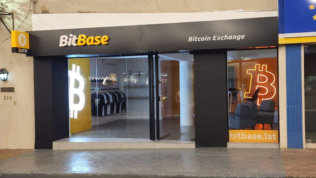 Abre la primera tienda para comprar bitcoin en Paraguay