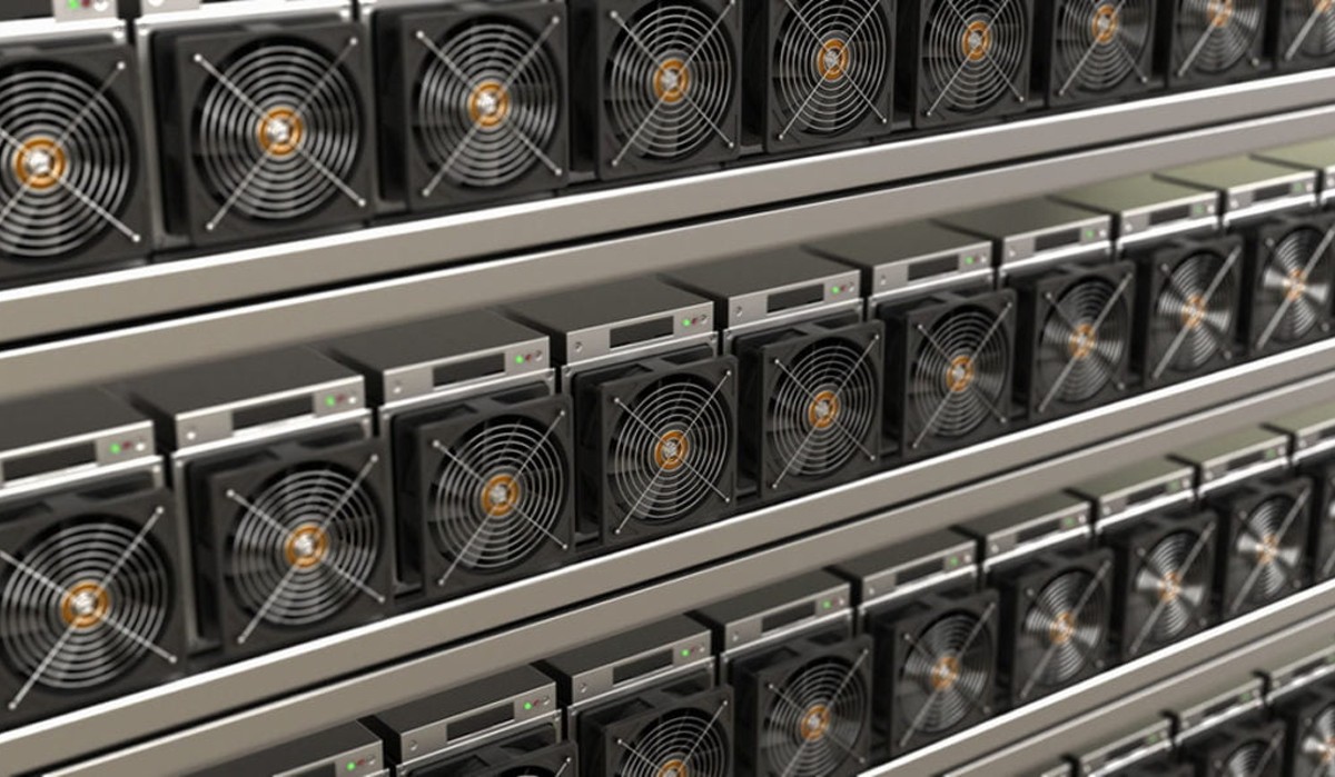 Mineros de bitcoin cerca de «capitular»: ¿qué significa para el precio?