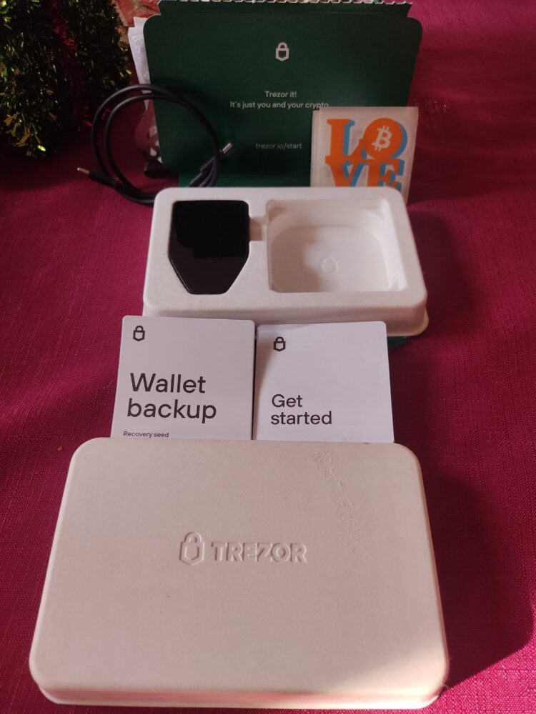 Reseña de la Safe 5, la última wallet de Trezor